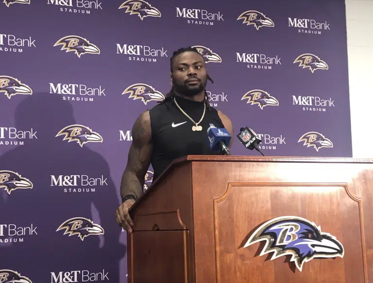 Edwards shines with two touchdowns in his return to action for Ravens ...